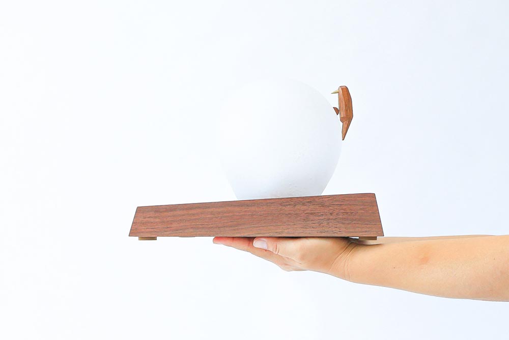 Asahikawa craft Hayami Kenji Akari Moon fo bird Picidae | 無垢にこだわる旭川家具 ...